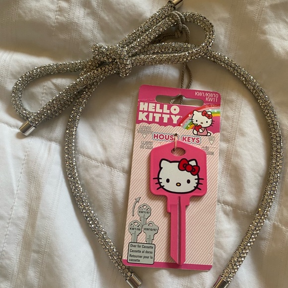 Other | Hello Kitty Black Kwikset Kw1 Kw1 Kw11 House Key Uncut Made In ...